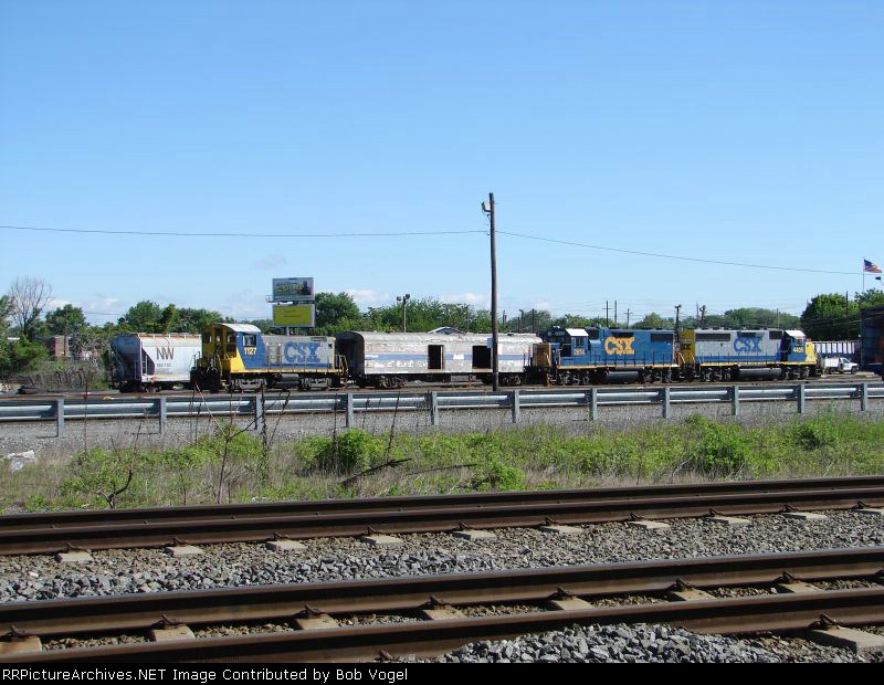 CSX 1127, 2814, and 4405